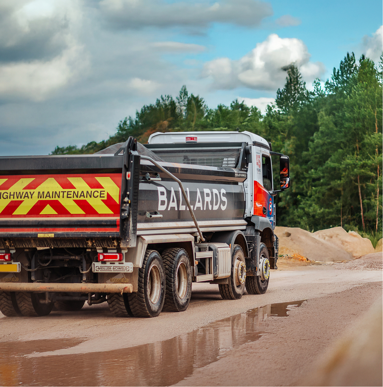 Tipper Trucks - Ballards | Aggregates & Construction Haulage UK